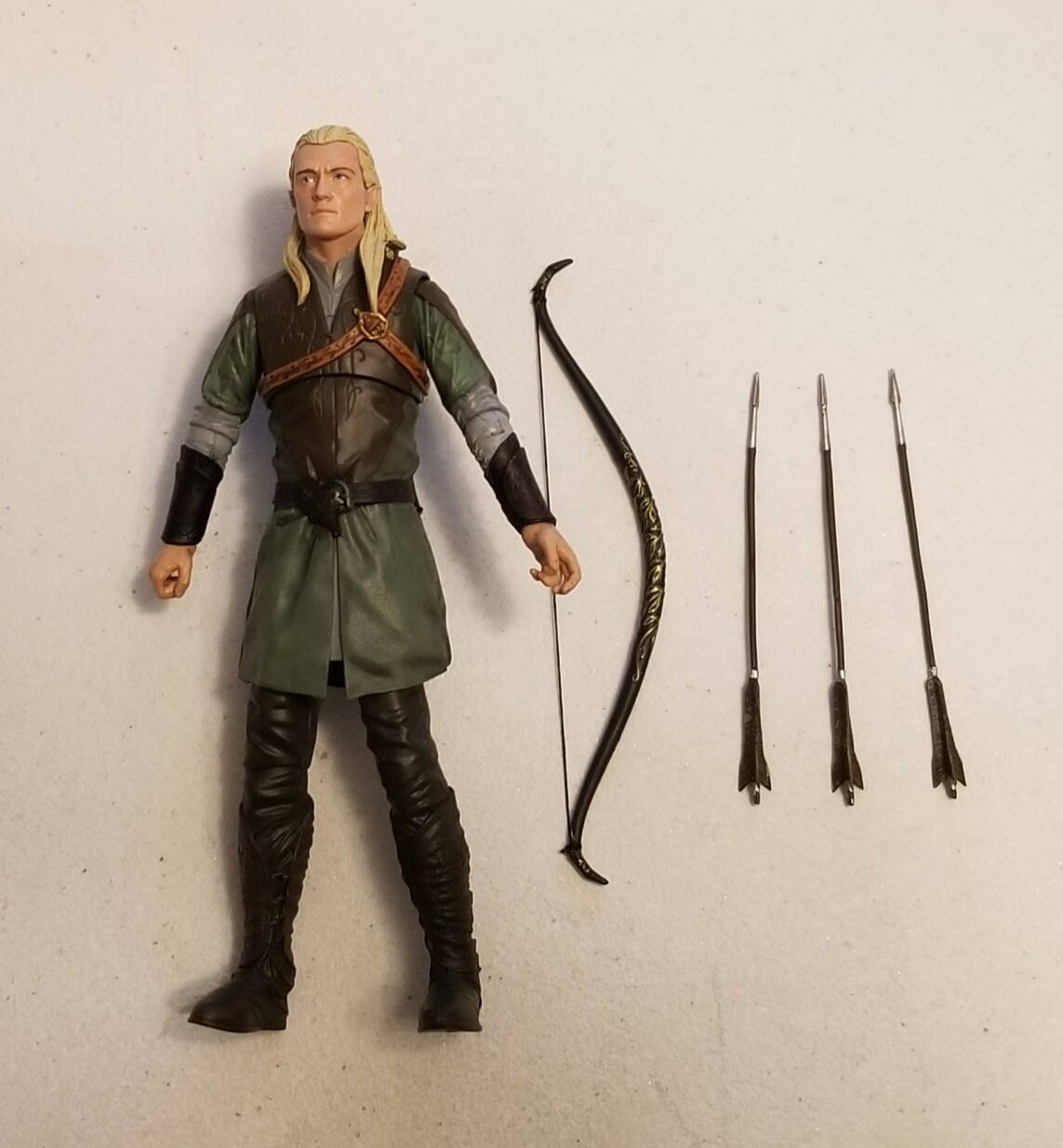 Buy Diamond Select Lord of The Rings Legolas Deluxe Action Figure 7 ...