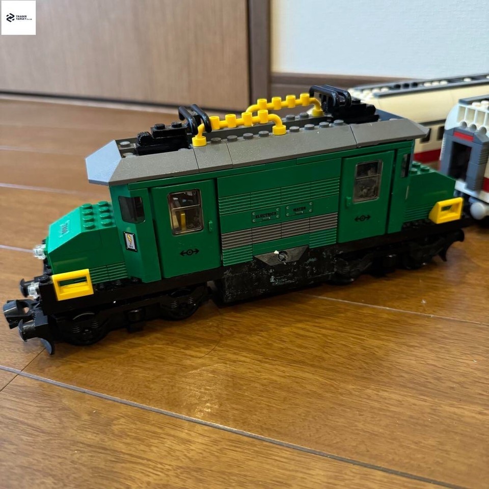 LEGO City RC Train Passenger Train 7897 & Cargo Train Deluxe 7898 Set ...