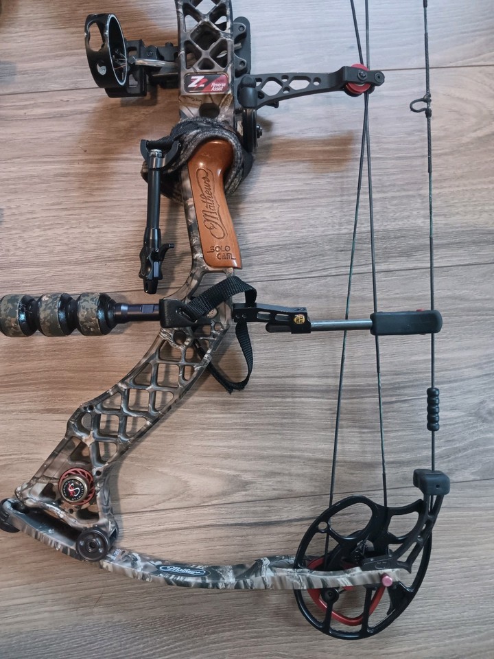 Mathews Z7 Right-Handed Compound Bow 30/70 Loaded SE4 Camo | eBay
