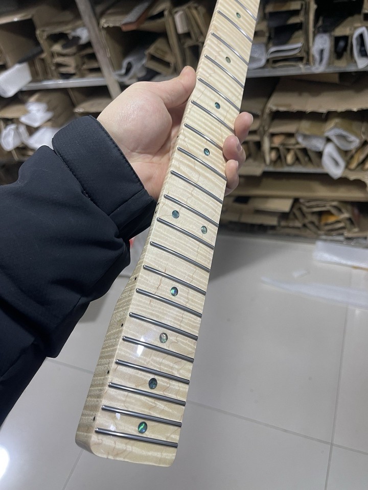 4a One-piece 21frets gloss finish flame maple electric guitar neck hole ...