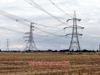PHOTO PYLONS AT AN ELECTRICAL T-JUNCTION AN UNUSUAL PYLON AT THE ...