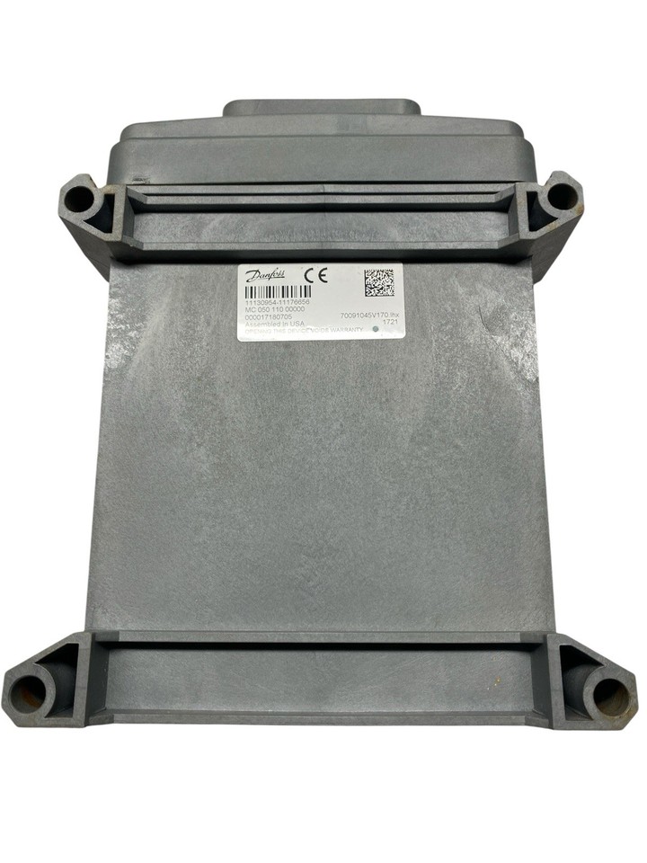 Danfoss MC 050 110 00000 PLC controller & DP250-00-00-04-00-00 Display ...