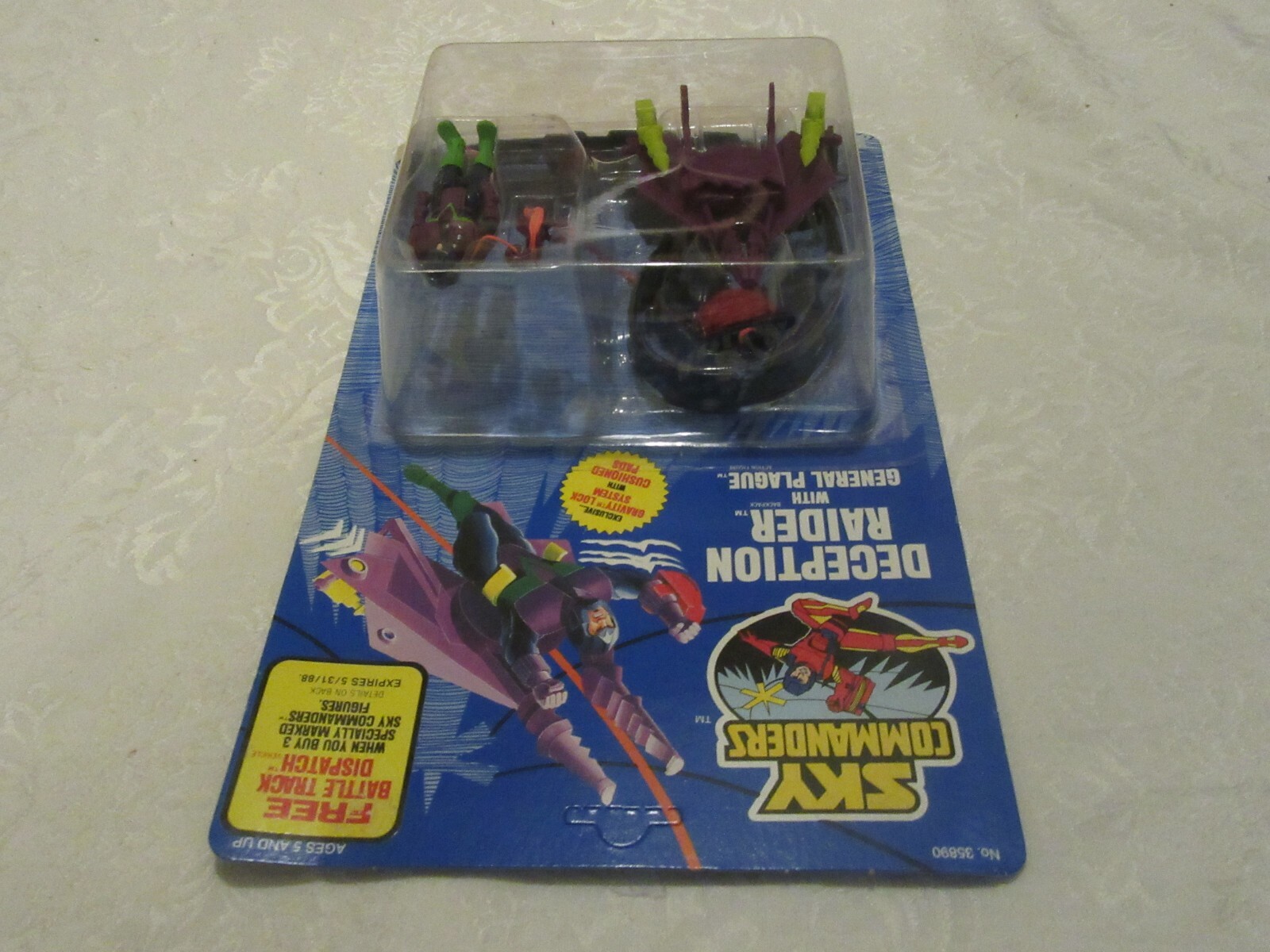 Kenner Sky Commanders Deception Raider with General Plague 1987 Action ...
