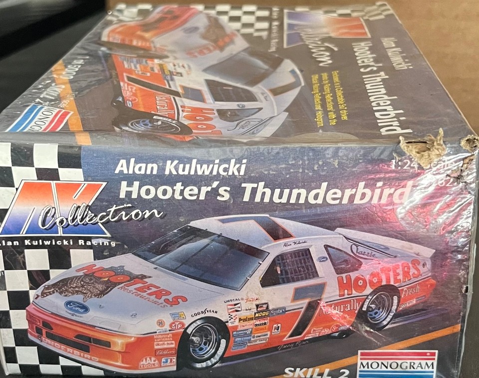 Monogram AK Collection Alan Kulwicki's Thunderbird 1:24 Model Car Kit ...