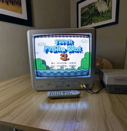 Magnavox 13" MWC13D6 Retro Gaming CRT TV/DVD Player Combo w Remote ...