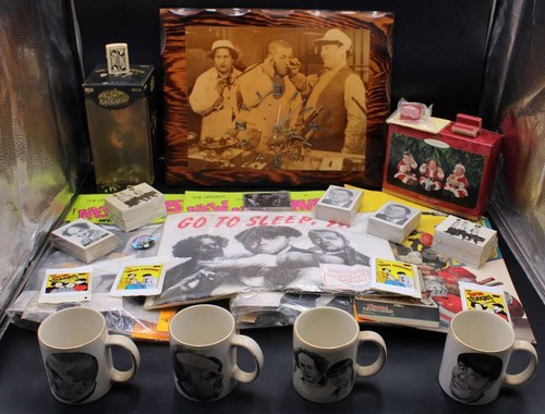 The Three Stooges Card/Novelty Lot NECA Bobblehead/Clock/Mug/New-Waves ...