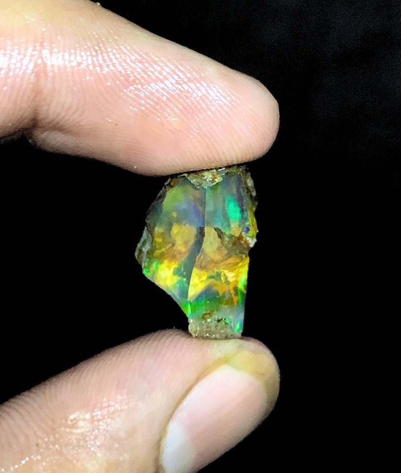 9.5 Ct 19x9x10.5MM Natural White Yellow Green Blue Color Welo Opal Oil ...