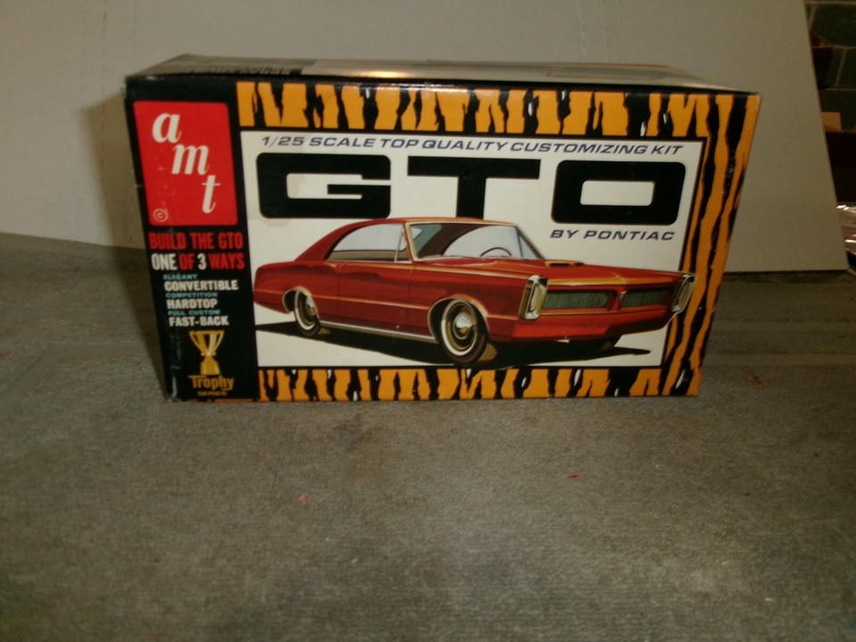 ORG ISSUE 1965 AMT 1/25 BUILT PONTIAC GTO COV/HDTP MODEL CAR KIT WITH ...