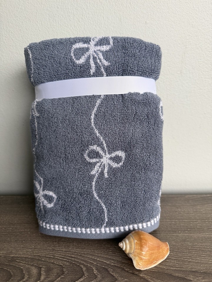 Cupcakes and Cashmere 4 pc Bath Towels Set 100% Cotton Gray/ Blue Bows ...