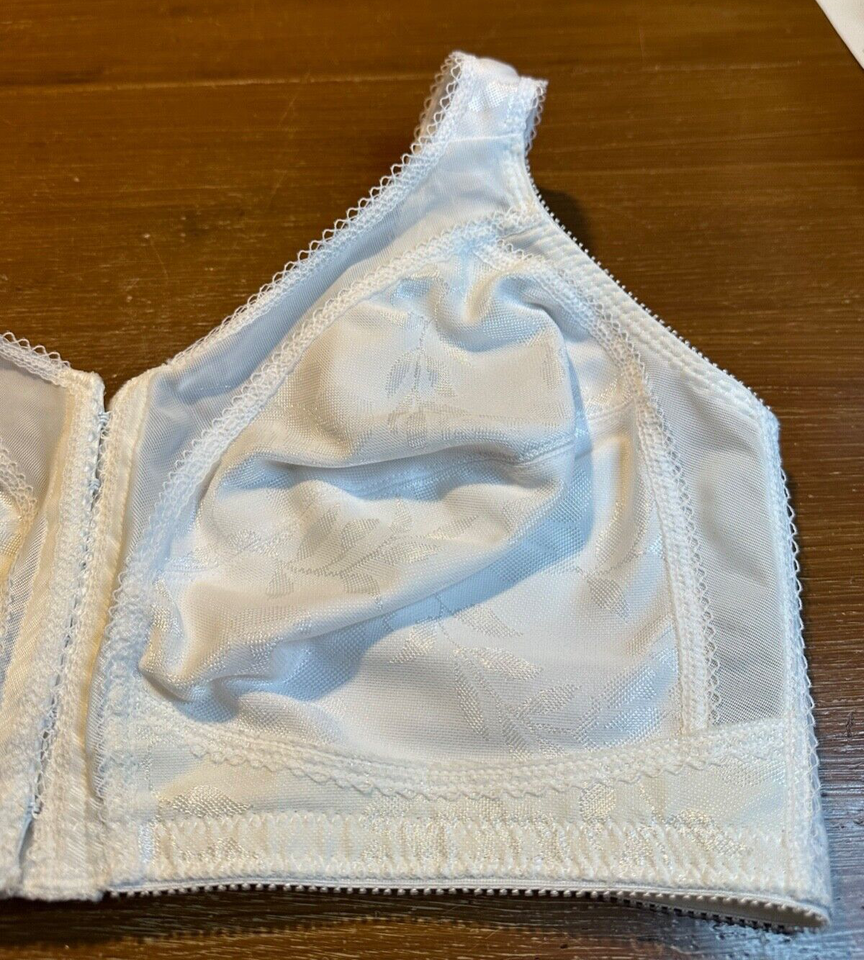 Playtex 18 Hour Bra 42 Front Closeure 4695 White Full Coverage Elastic ...