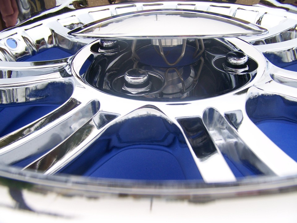 HARLEY TRI GLIDE CHROME WHEELS / 18'' REPLICA FRONT / BABY MOON HUBCAPS ...