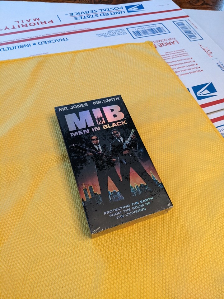 Men In Black MIB VHS Tape ** Factory Sealed ** 1997 43396826533 | eBay