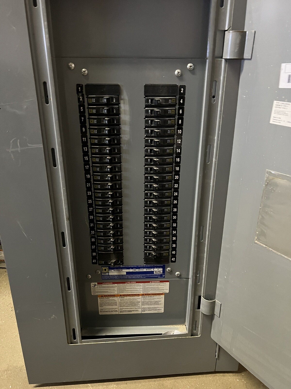 NQ442L2C Sqaure D 225 Amp 240V MLO Panelboard with Circuit Breakers ...