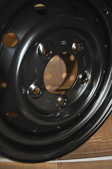 Genuine Land Rover Defender Wolf 16" Steel Wheels & BF Goodrich Ko2 ...