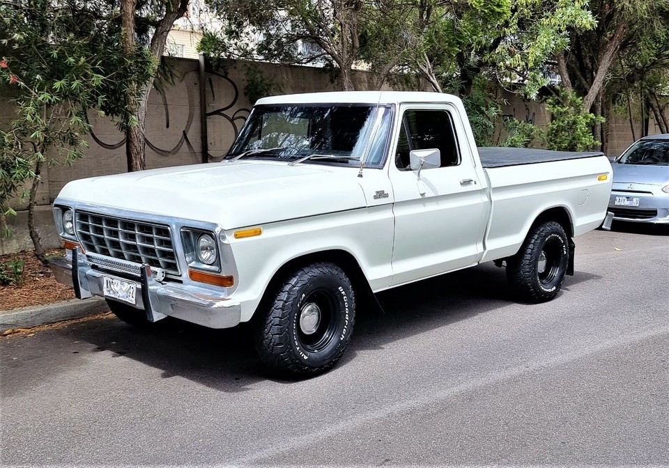 FORD F100 GUARD INDICATOR LIGHT SOCKET PLUG GLOBE HOLDER F250 F350 75 ...