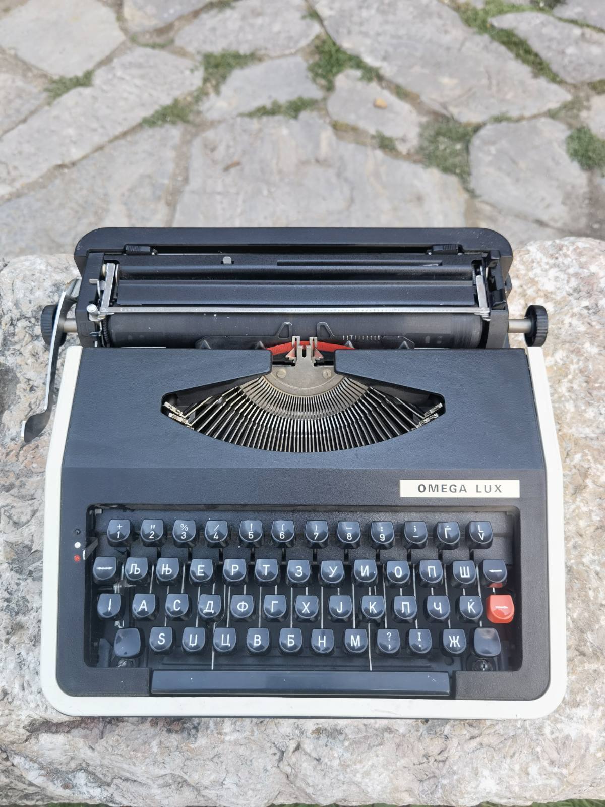 Omega Lux vintage portable office typewriter, Cyrilic vintage ...