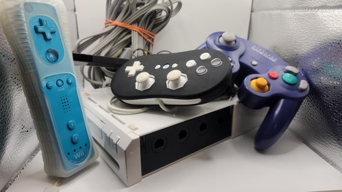 ULTIMATE Homebrewed Wii Bundle - Gamecube Controller, Blue Wiimote ...