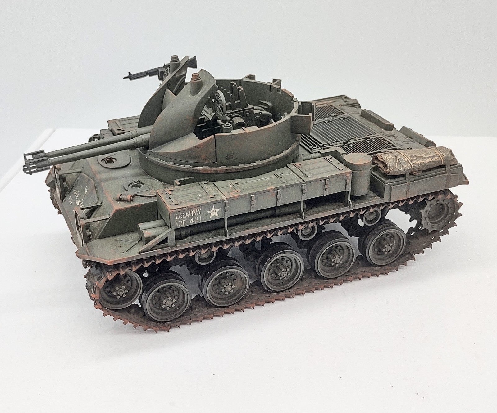 1:35 Scale Built Painted Plastic Model US M42 Duster 40mm Boffers AA ...