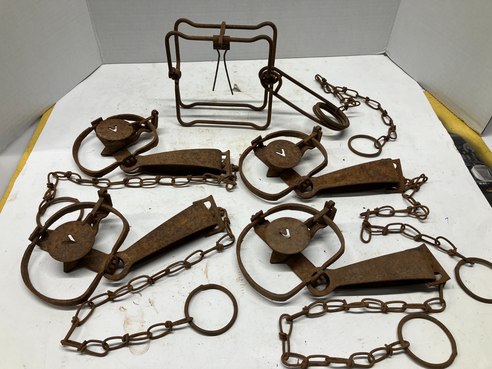 4 Victor No 1 Long Springs and 1 Conibear No 110 Traps | eBay