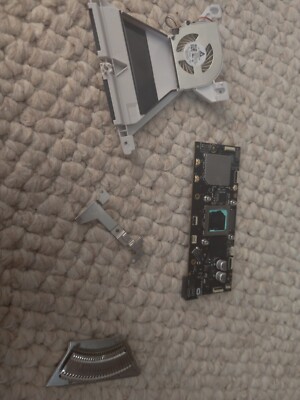 Oculus Quest 2 Motherboard Comes With Screws And Everything In The ...