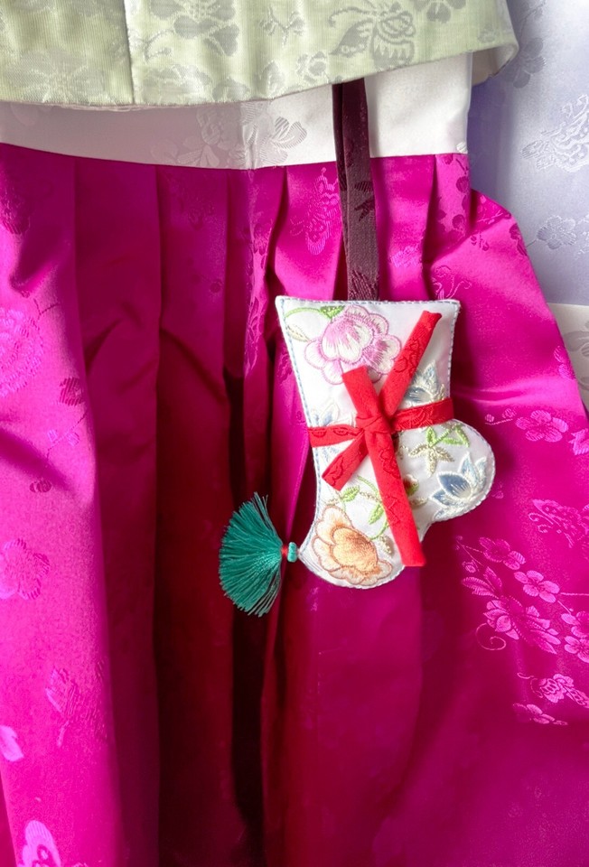 6 Year Korean Traditional Dress Hanbok & Norigae & Hair Ribbon Danggi ...