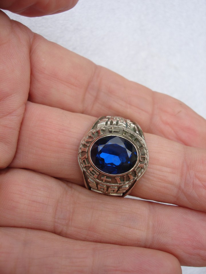 HUGE 2002 SAINT VIATOR LIONS GOLF JOSTENS 10K SOLID WHITE GOLD SIGNET ...