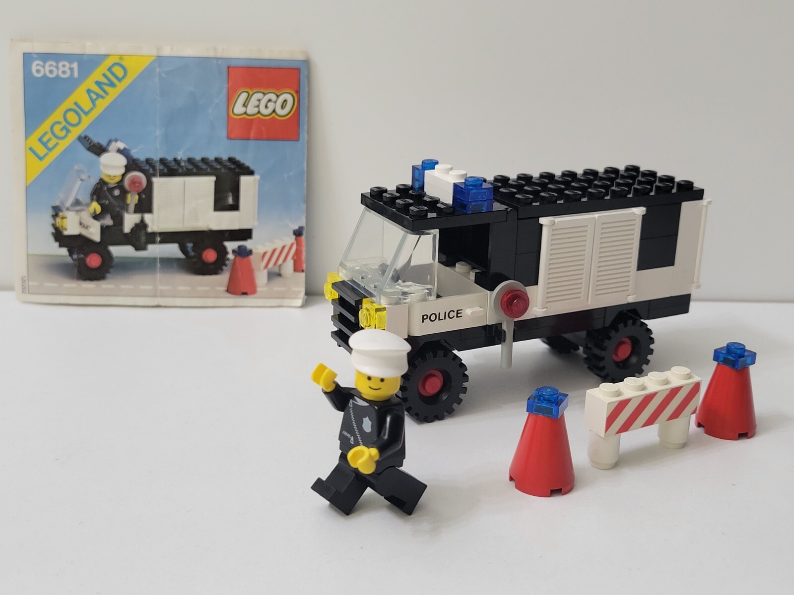 VINTAGE LEGO TOWN 6681 POLICE VAN 100% PARTS COMPLETE w MANUAL EUC! | eBay