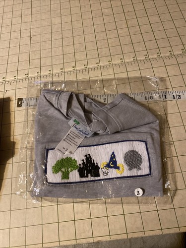 Sweet Carolina Smacks Gray Shirt Disney Palace Mickey Magic Hat NWT ...