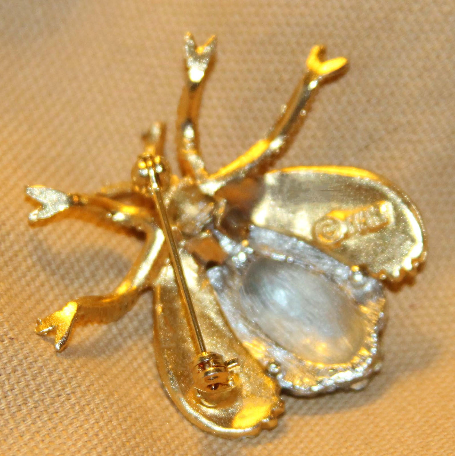WONDERFUL SIGNED VINTAGE HAR PAVE RHINESTONE GOLD PLATED BUG PIN ...