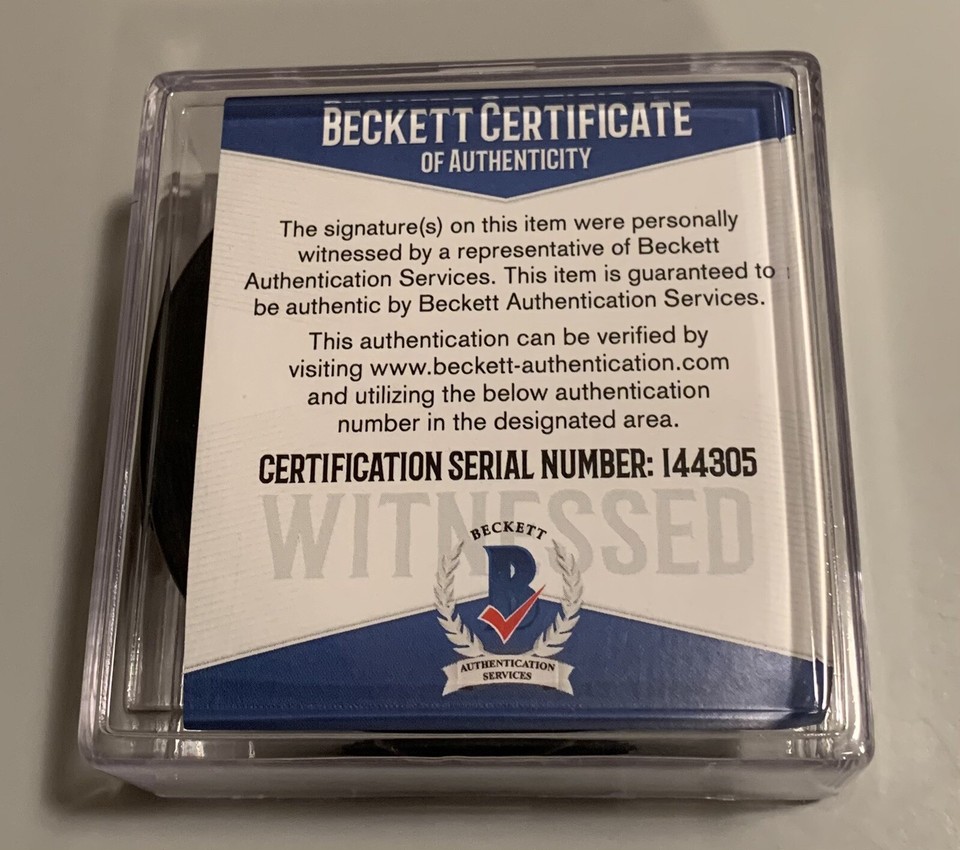 Chris Chelios Blackhawks “HOF 2013” Signed Puck W/ FREE Case! Beckett ...