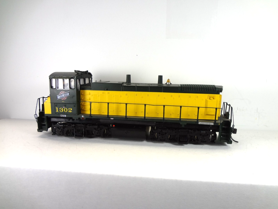 ATLAS DCC HO SCALE CNW SWITCHER DIESEL LOCOMOTIVE #1302 E3 | eBay