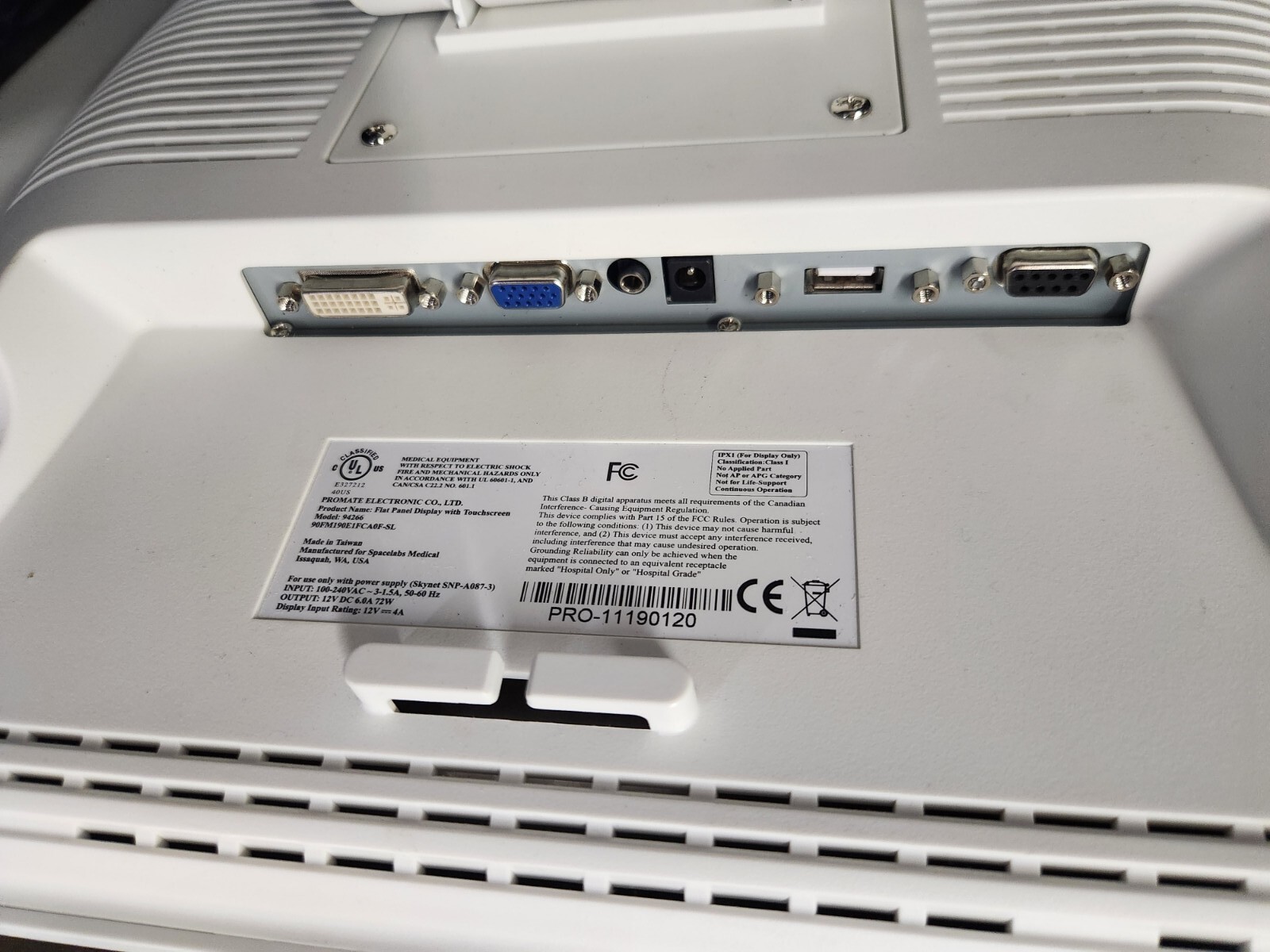 Spacelabs Ultraview SL 19" Touchscreen Monitor 94266 with Stand & Power ...