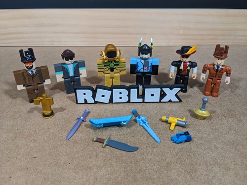 Roblox Figures - Legends of Roblox 15th Anniversary Set, No Codes and ...