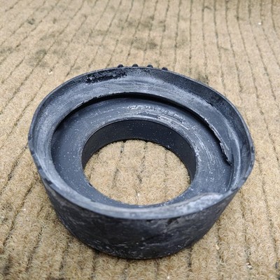 NEW Mercedes W201 W202 W124 R129 W210 Spring Cup Rubber Shim Pad ...
