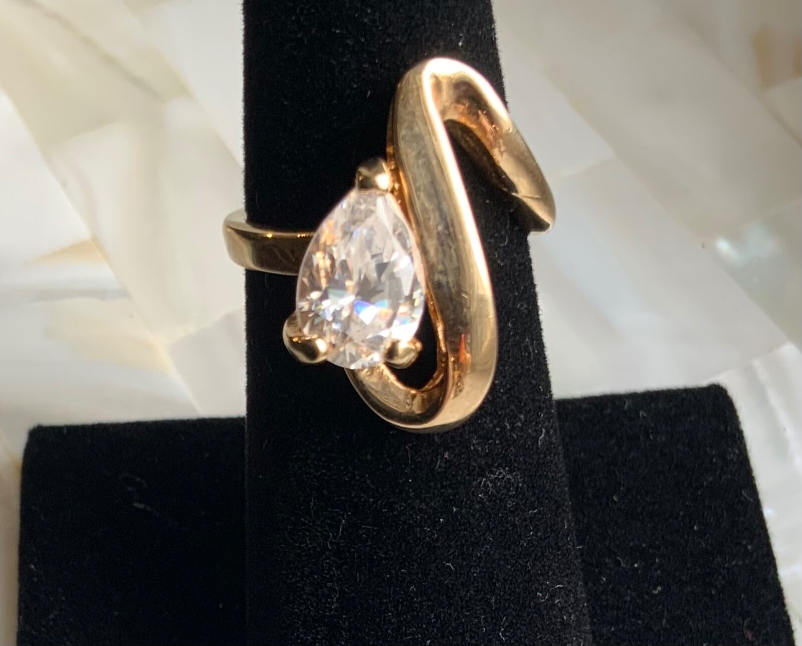 Delightful 18k Gold HGE Pear Shaped CZ Ring… - Gem