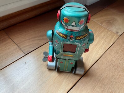 Vintage Japan Tin Wind Up Robot Toy | eBay