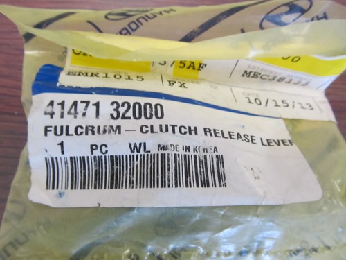 Sealed! Genuine OEM Hyundai 4147132000 Clutch Release Arm Bushing Free ...