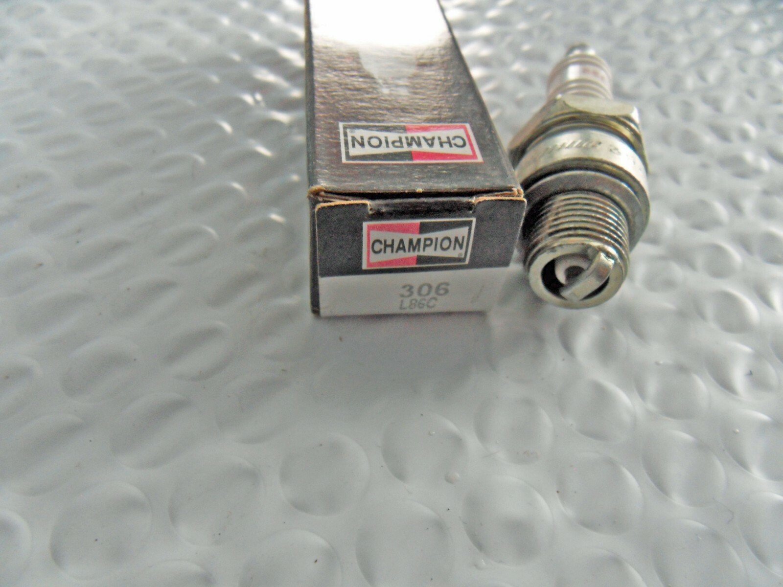 New Genuine Champion L86C Spark Plug Copper Plus 306 Free US Shipping ...