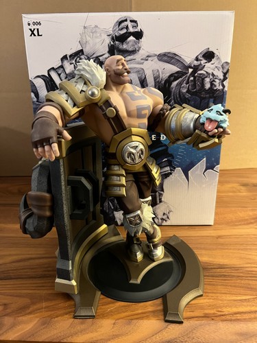 Braum Unlocked League of Legends Statue LoL | eBay