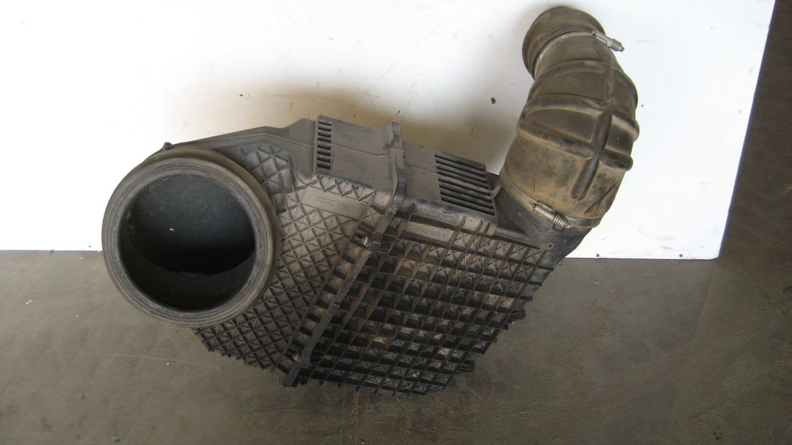 2015 KENWORTH AIR CLEANER INTAKE FILTER HOUSING PACCAR D37-1030-10000 ...