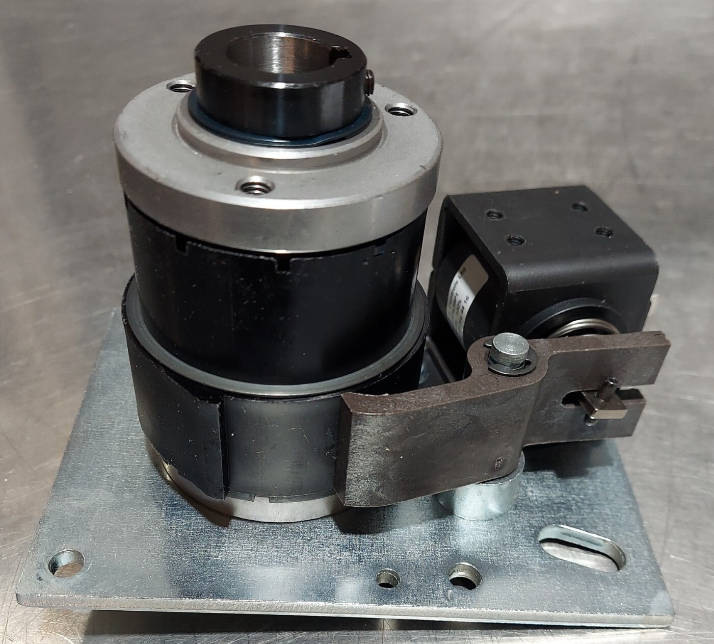 Warner Electric 316-27-059 Wrap Spring Clutch/Brake. CB6-CCW-24VDC-AO ...