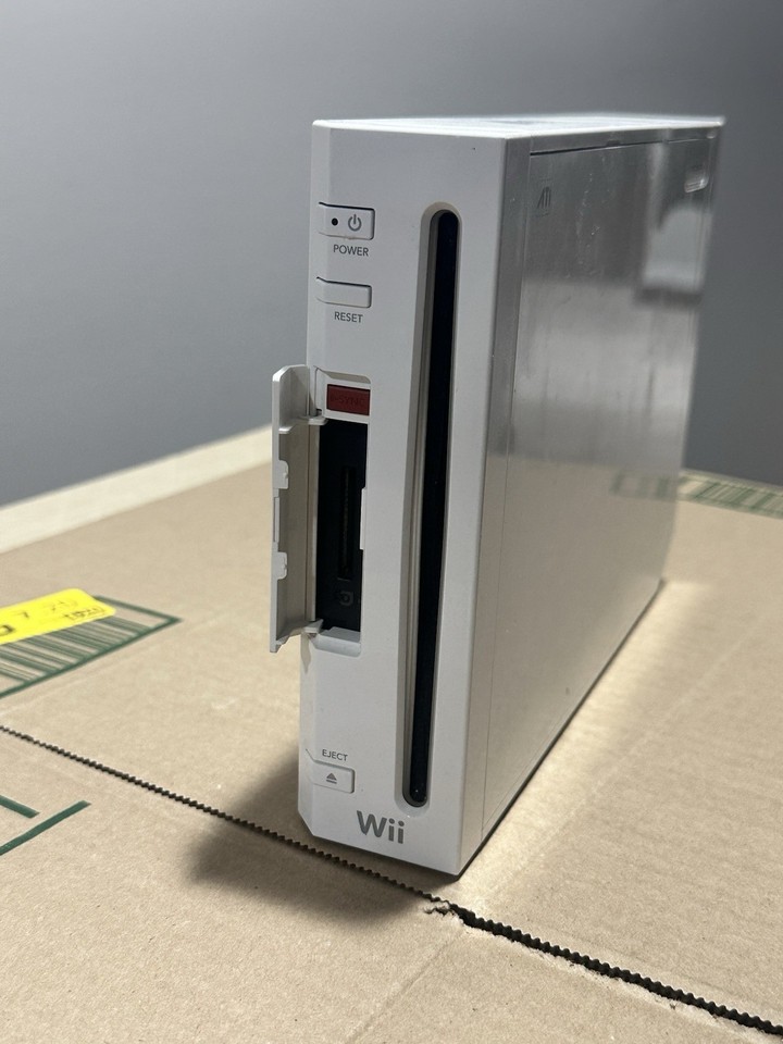 Nintendo Wii RVL-001 White Console Bundle Backwards Compatible GameCube ...
