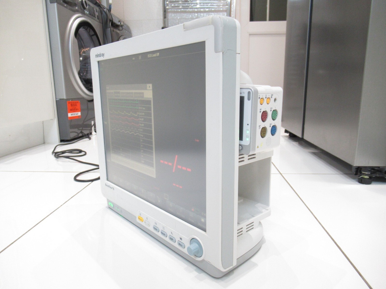 MINDRAY BENEVIEW T8 17" TOUCH PATIENT ANESTHESIA T1 TRANSPORT MODULE ...