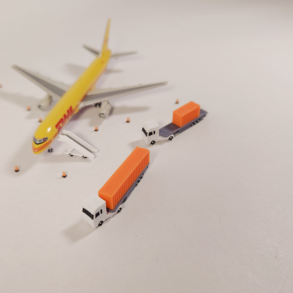 6x Orange ARTICULATED CONTAINER Truck/Lorry Airport GSE Vehicles 1:400 ...