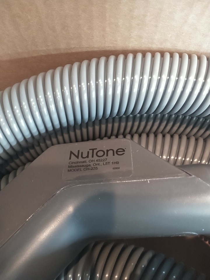NuTone Central Vacuum Current-Carrying Crushproof Hose, 30 Ft. (CH235 ...