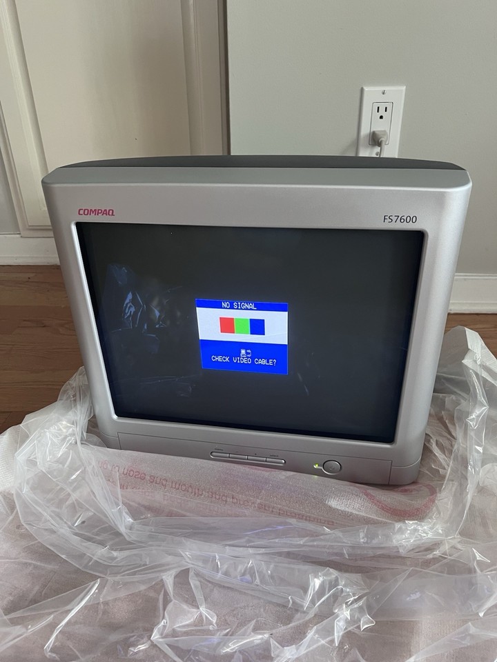 Vtg COMPAQ FS7600 17" FLAT Unused CRT MONITOR MINT Gaming Computer Open ...