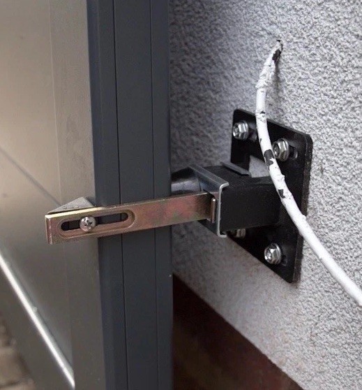 Pedestrian Gate Hold Open Stop – Foot Operated Catch with Rubber Stop ...