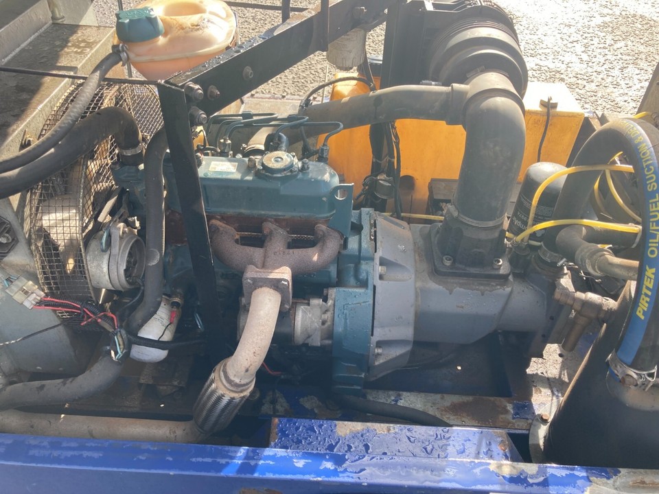 2014 Compair C20 compressor 2 tool towable road tow kubota delivery ...