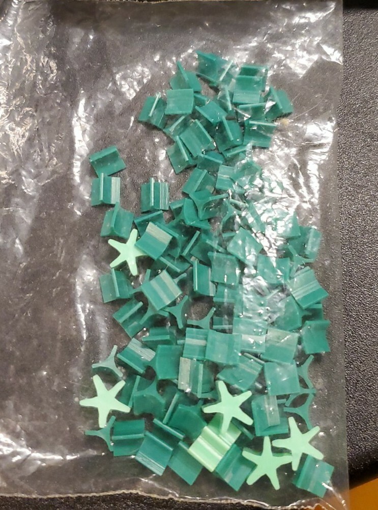 1986 Castle Risk Game Replacement pieces - Green Armies lot - Pieces ...