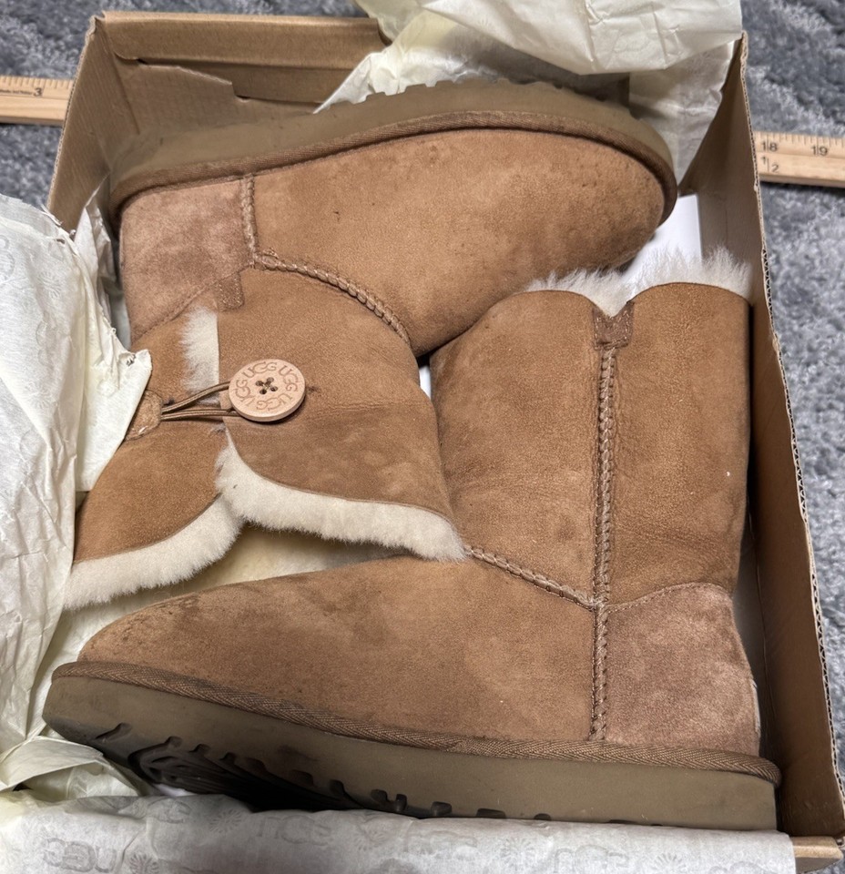 Ugg W Bailey Button II Women’s Size 6 New In Box Check Pictures Damaged ...